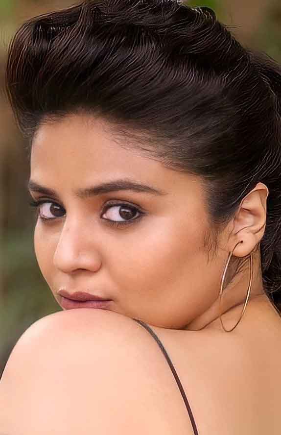 Anchor srimukhi latest pics